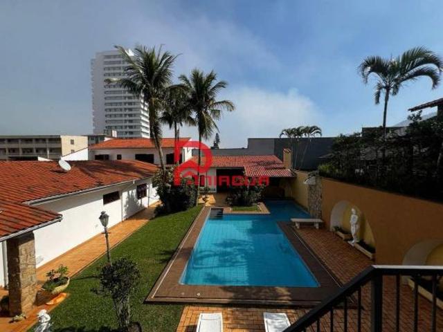 Casa para venda em Flórida de 390.00m² com 5 Quartos, 3 Suites e 6 Garagens