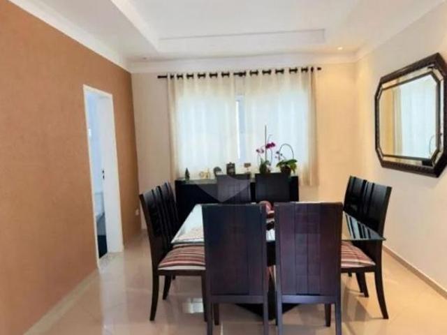 Casa para venda em Horto Santo Antonio de 224.00m² com 3 Quartos, 3 Suites e 5 Garagens