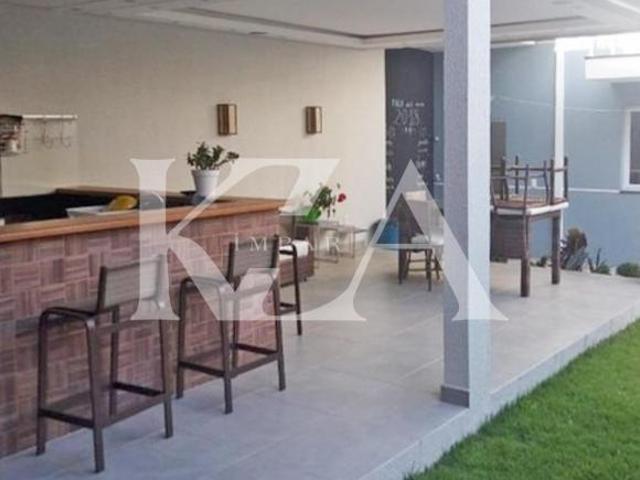 Casa para venda em Horto Santo Antônio de 270.00m² com 3 Quartos, 2 Suites e 4 Garagens