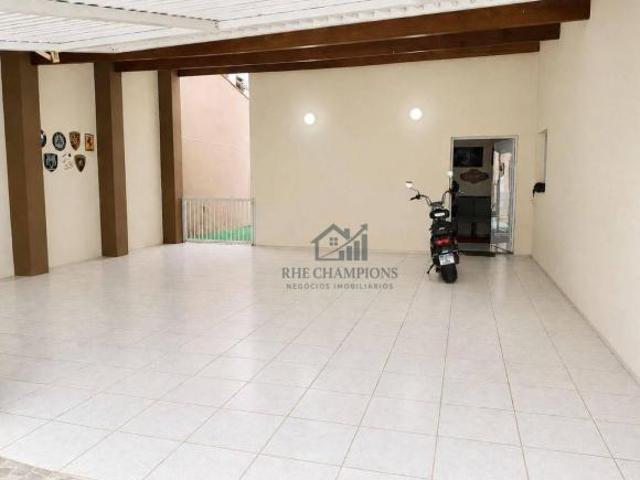 Casa para venda em Horto Santo Antonio de 288.00m² com 4 Quartos, 2 Suites e 4 Garagens