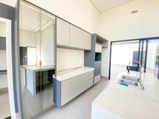Casa para venda em Helvétia Park Ll de 246.00m² com 4 Quartos, 4 Suites e 3 Garagens