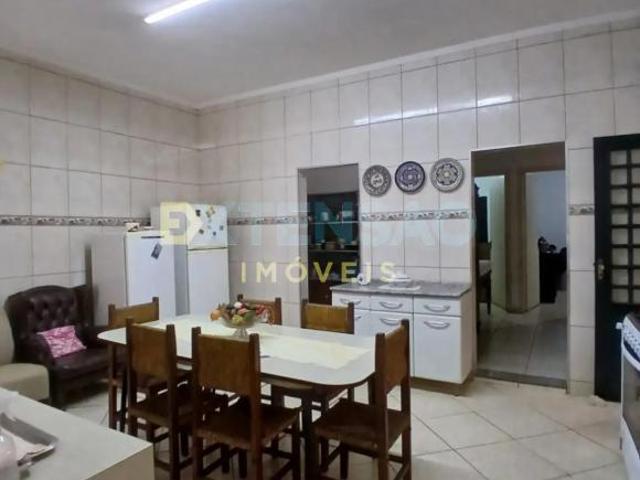 Casa para venda em Higienópolis de 179.00m² com 4 Quartos e 2 Garagens