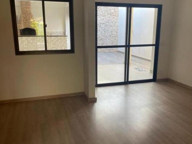 Casa para venda em Higienópolis de 100.00m² com 3 Quartos, 1 Suite e 2 Garagens