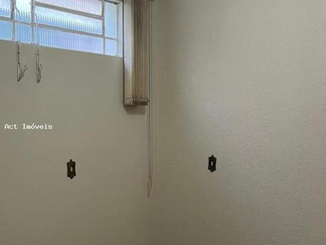 Casa para venda em Higienópolis de 231.00m² com 4 Quartos, 1 Suite e 4 Garagens