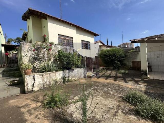 Casa para Venda em Indaiatuba, Centro, 2 dormitórios, 1 banheiro, 2 vagas