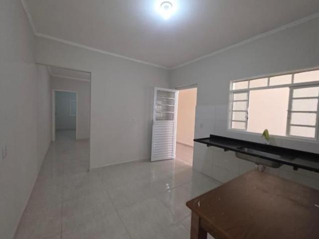 Casa para Venda em Indaiatuba, Jardim São Francisco, 2 dormitórios, 1 suíte, 2 banheiros, 2 vagas