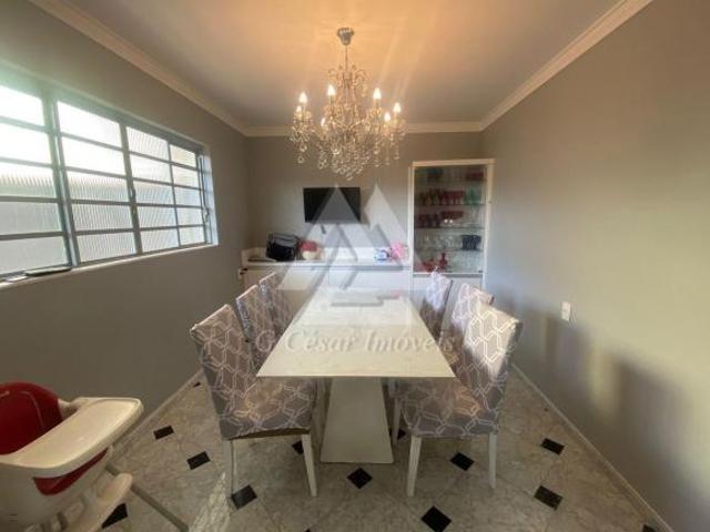 Casa para venda em Independência de 298.00m² com 5 Quartos, 4 Suites e 3 Garagens