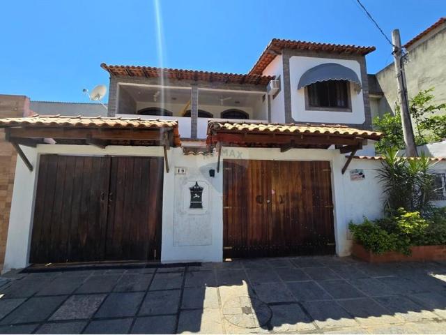 Casa para venda em Inhoaíba em Rio De Janeiro Rio de Janeiro de 170.00m² com 4 Quartos, 1 Suíte e 2 Garagens