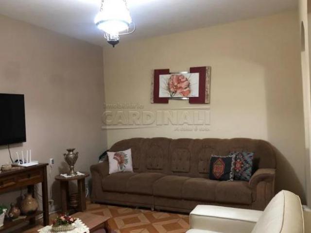 Casa para venda em Ibaté de 267.00m² com 5 Quartos, 1 Suite e 2 Garagens