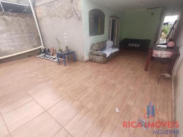 Casa para Venda em Ibirité, Vista Alegre, 2 dormitórios, 1 banheiro, 2 vagas