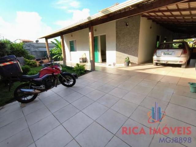 Casa para Venda em Ibirité, Jardim das Flores, 3 dormitórios, 1 suíte, 2 banheiros, 3 vagas