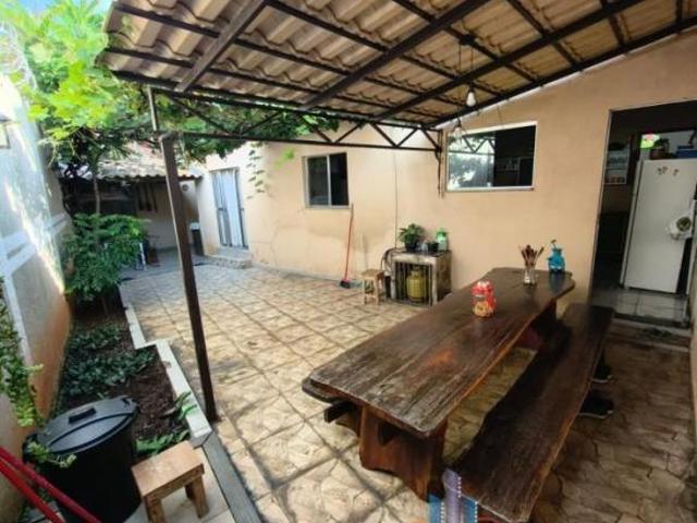 Casa para Venda em Ibirité, Primavera, 3 dormitórios, 1 suíte, 1 banheiro, 1 vaga
