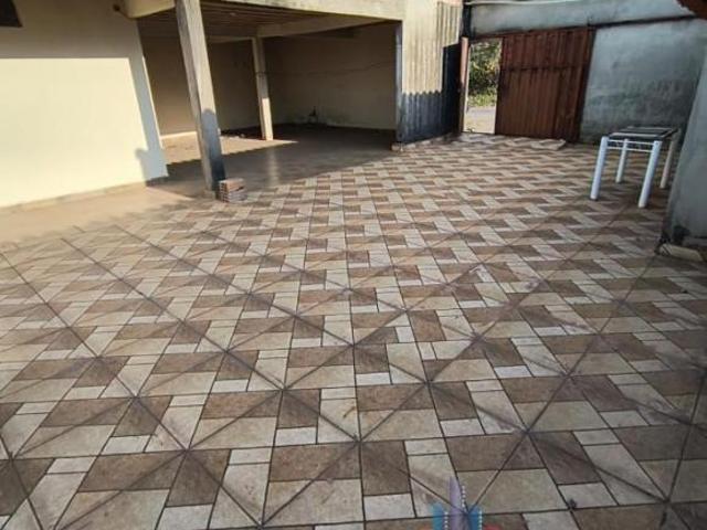 Casa para Venda em Ibirité, Redenção, 4 dormitórios, 1 suíte, 1 banheiro, 4 vagas