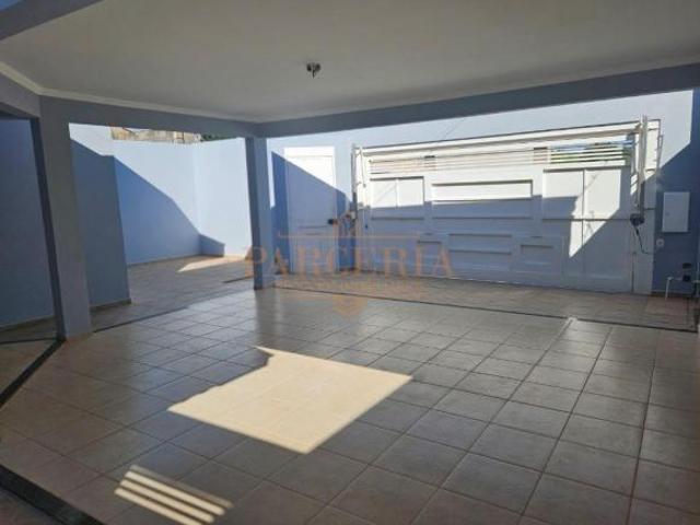 Casa para venda em Ipanema de 210.00m² com 3 Quartos, 1 Suite e 2 Garagens