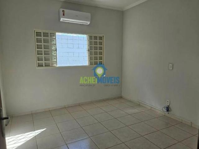 Casa para venda em Ipanema de 210.00m² com 3 Quartos, 1 Suite e 2 Garagens