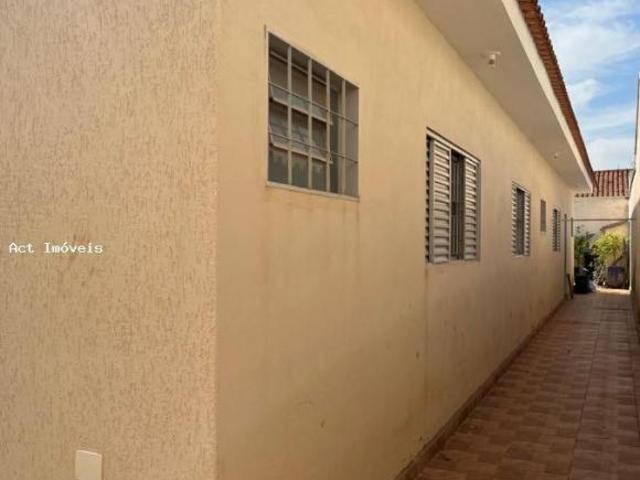 Casa para venda em Ipanema de 226.00m² com 3 Quartos, 1 Suite e 2 Garagens