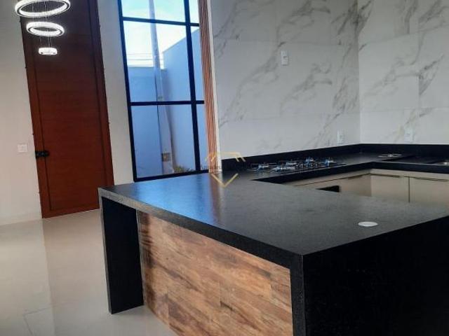 Casa para venda em Ipanema de 250.00m² com 3 Quartos, 1 Suite e 4 Garagens