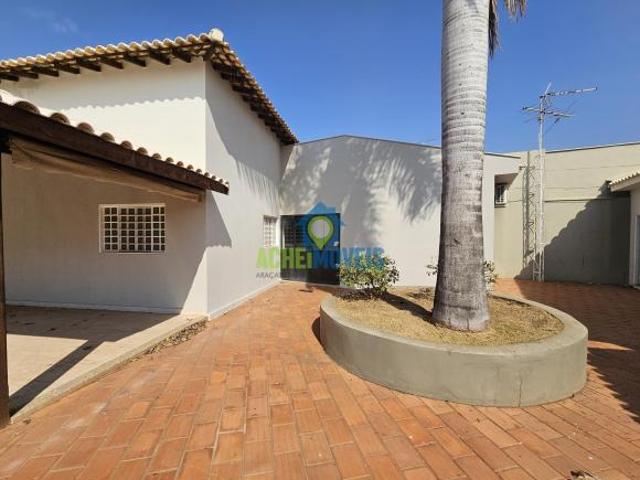 Casa para venda em Ipanema de 260.00m² com 5 Quartos, 5 Suites e 4 Garagens