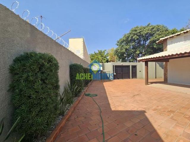 Casa para venda em Ipanema de 260.00m² com 5 Quartos, 5 Suites e 4 Garagens