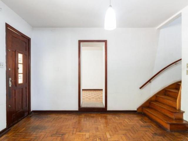 Casa para venda em Ipiranga com 6 quartos, sendo 1 suíte, 150m²