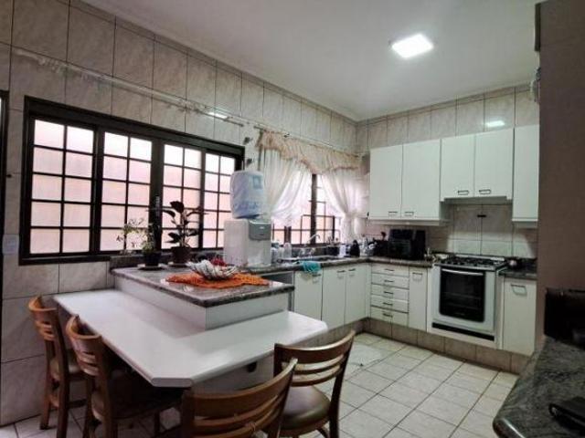 Casa para venda em Ipiranga de 169.00m² com 3 Quartos, 1 Suite e 2 Garagens