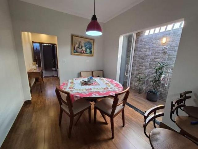 Casa para venda em Iporã de 120.00m² com 2 Quartos e 4 Garagens