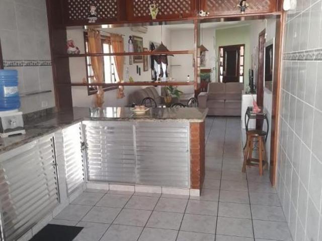 Casa para Venda em Itanhaém, 3 dormitórios, 1 suíte, 2 banheiros, 4 vagas