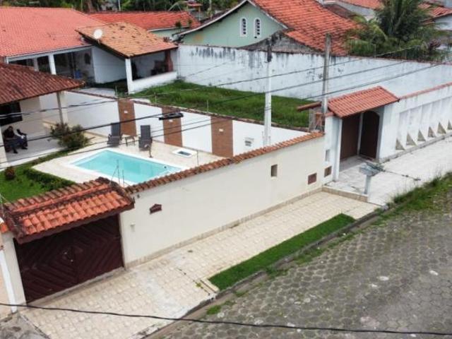 Casa para Venda em Itanhaém, 3 dormitórios, 2 suítes, 1 banheiro, 4 vagas