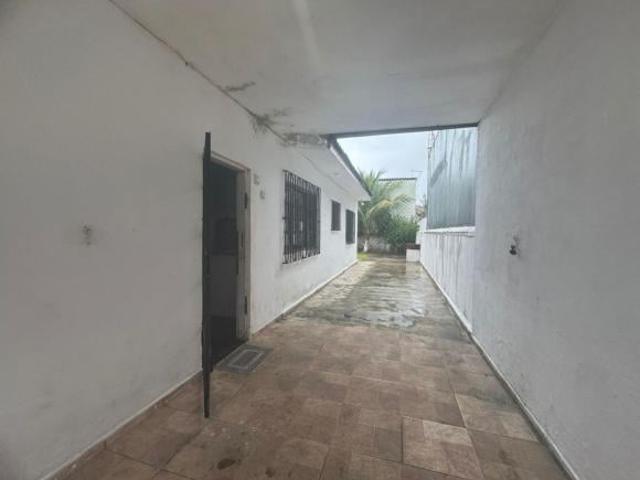 Casa para Venda em Itanhaém, 2 dormitórios, 1 banheiro, 4 vagas