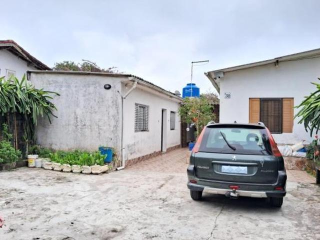 Casa para Venda em Itanhaém, 2 dormitórios, 1 banheiro, 4 vagas