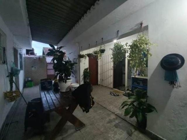 Casa para Venda em Itanhaém, 2 dormitórios, 2 suítes, 3 banheiros, 1 vaga