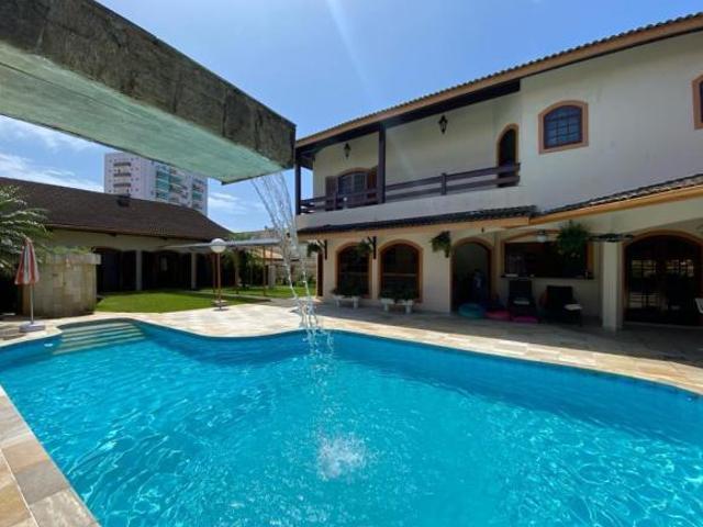 Casa para Venda em Itanhaém, Centro, 7 dormitórios, 4 suítes, 3 banheiros, 6 vagas
