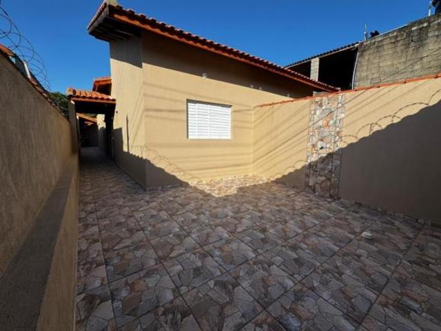 Casa para Venda em Itanhaém, Bopiranga, 2 dormitórios, 1 suíte, 1 banheiro, 2 vagas