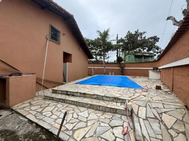 Casa para Venda em Itanhaém, Bopiranga, 2 dormitórios, 2 banheiros, 4 vagas
