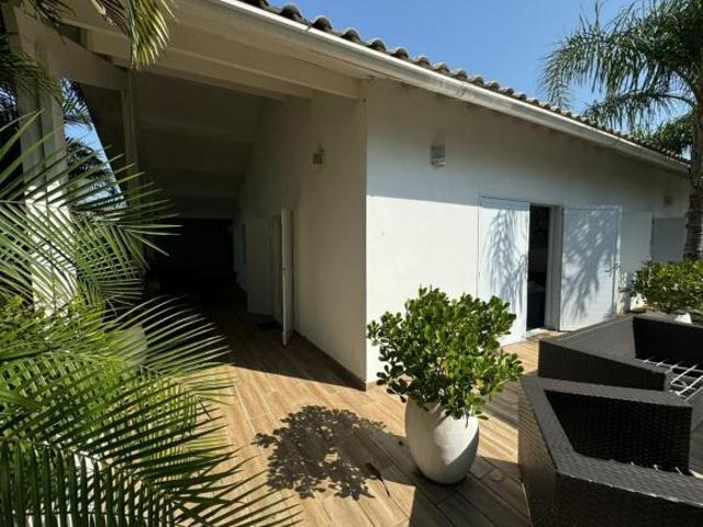 Casa para Venda em Itanhaém, Balneário Califórnia, 3 dormitórios, 1 suíte, 2 banheiros, 4 vagas