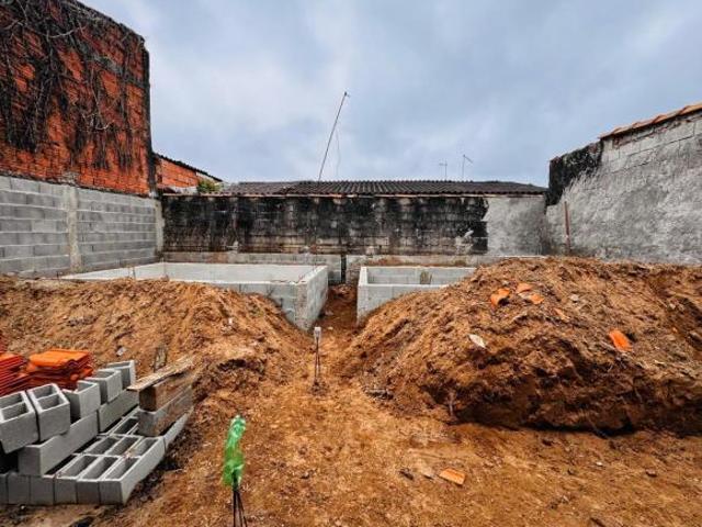 Casa para Venda em Itanhaém, Balneário Jequitibá, 2 dormitórios, 1 suíte, 1 banheiro, 2 vagas