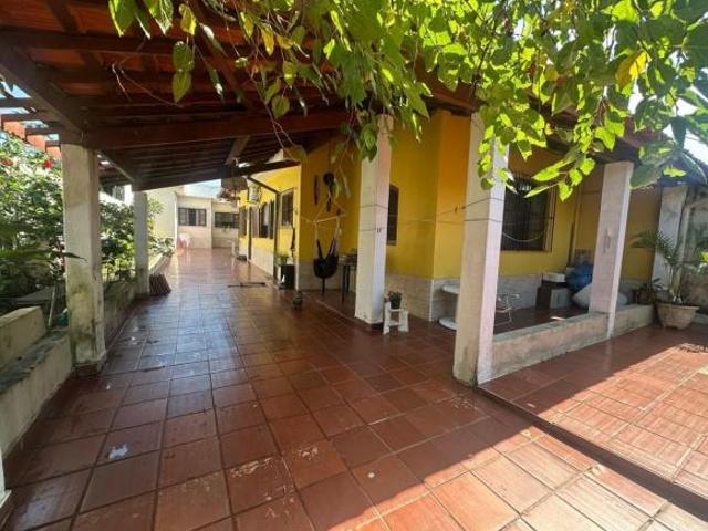 Casa para Venda em Itanhaém, Gaivota, 3 dormitórios, 2 suítes, 1 banheiro, 3 vagas