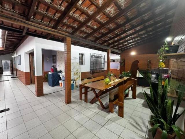 Casa para Venda em Itanhaém, Gaivotas, 3 dormitórios, 1 suíte, 1 banheiro, 3 vagas