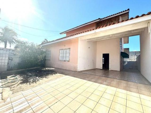 Casa para Venda em Itanhaém, Gaivotas, 3 dormitórios, 1 suíte, 1 banheiro, 3 vagas