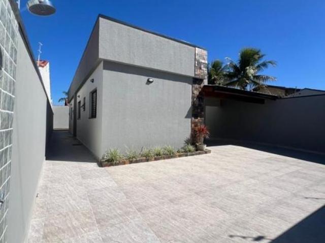 Casa para Venda em Itanhaém, Gaivotas, 3 dormitórios, 2 suítes, 1 banheiro, 4 vagas