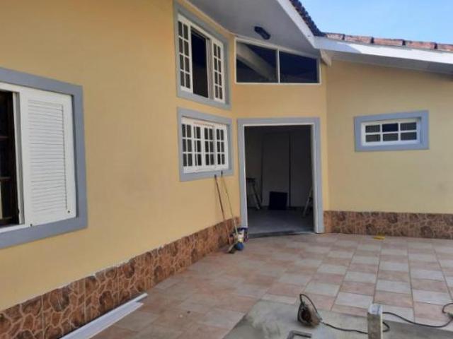 Casa para Venda em Itanhaém, Jardim Magalhães, 2 dormitórios, 1 suíte, 3 banheiros