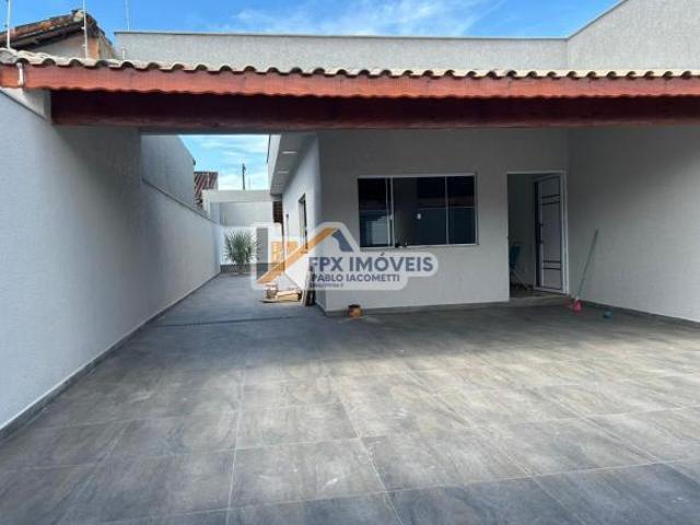 Casa para Venda em Itanhaém, Jardim Comendador, 3 dormitórios, 2 suítes, 1 banheiro, 3 vagas