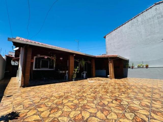 Casa para Venda em Itanhaém, Jardim das Palmeiras, 2 dormitórios, 2 banheiros, 5 vagas