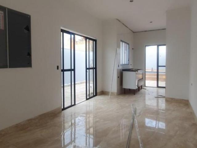 Casa para Venda em Itanhaém, Jardim Guacyra, 2 dormitórios, 1 suíte, 3 banheiros, 2 vagas