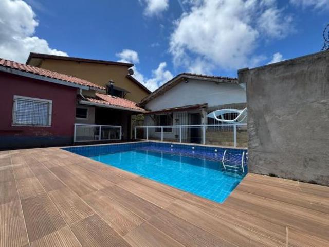 Casa para Venda em Itanhaém, Jardim Grandesp, 3 dormitórios, 2 suítes, 1 banheiro, 4 vagas