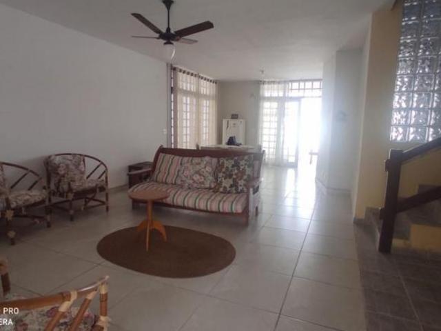 Casa para Venda em Itanhaém, Jardim Suarão, 6 dormitórios, 2 suítes, 2 banheiros, 3 vagas