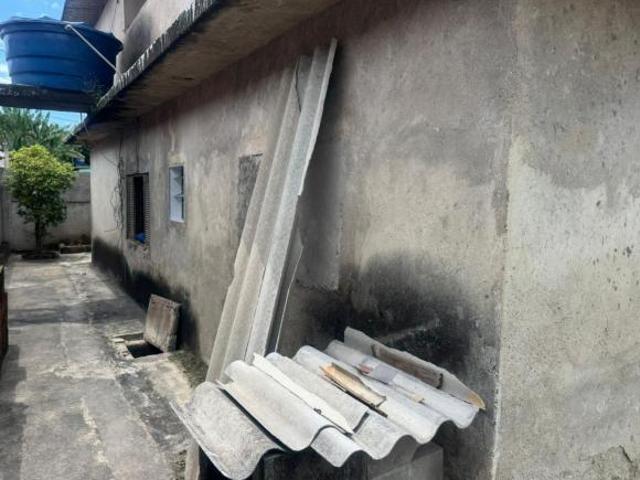 Casa para Venda em Itanhaém, Jardim Umuarama, 2 dormitórios, 1 suíte, 1 banheiro, 6 vagas