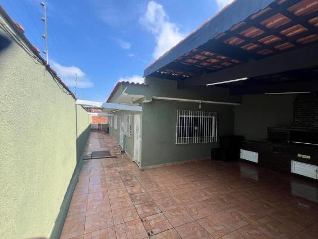Casa para Venda em Itanhaém, Jardim Umuarama, 3 dormitórios, 2 suítes, 1 banheiro, 2 vagas