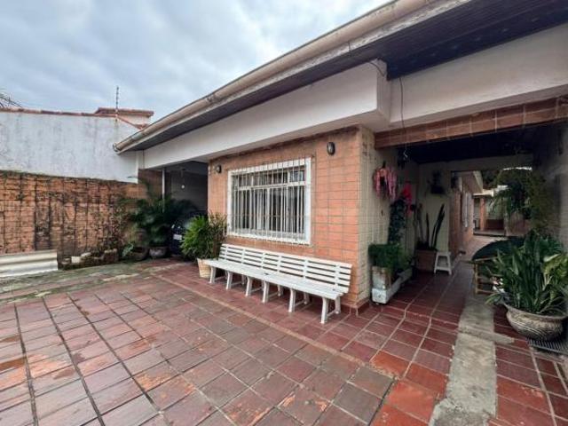 Casa para Venda em Itanhaém, Satélite, 4 dormitórios, 1 suíte, 2 banheiros, 3 vagas