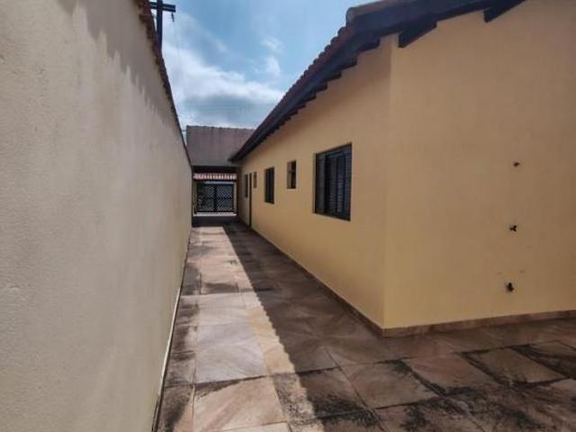 Casa para Venda em Itanhaém, Suarão, 2 dormitórios, 1 suíte, 1 banheiro, 2 vagas